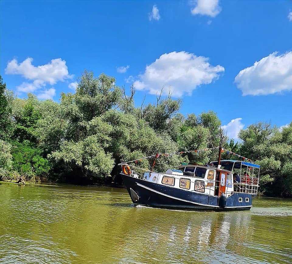 Vaporas delta dunarii: plimbari prin delta & plimbari cu vaporasul